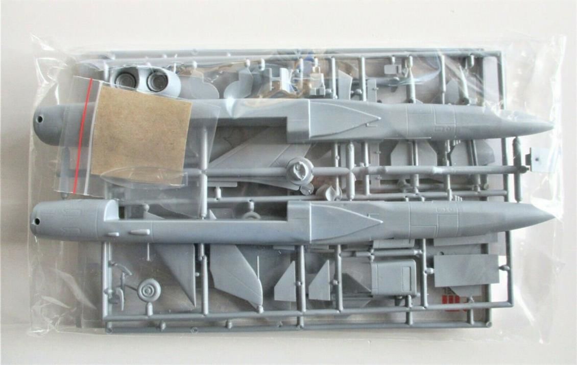 PM, PM Model 401 1/72 SU-15 TM ( Flagon ) Önleme Uçağı Demonte Plastik ...